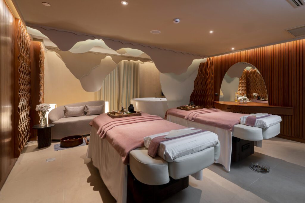 Best Lifestyle Hotel Bangkok - Luxury Riverside Spa Bangkok